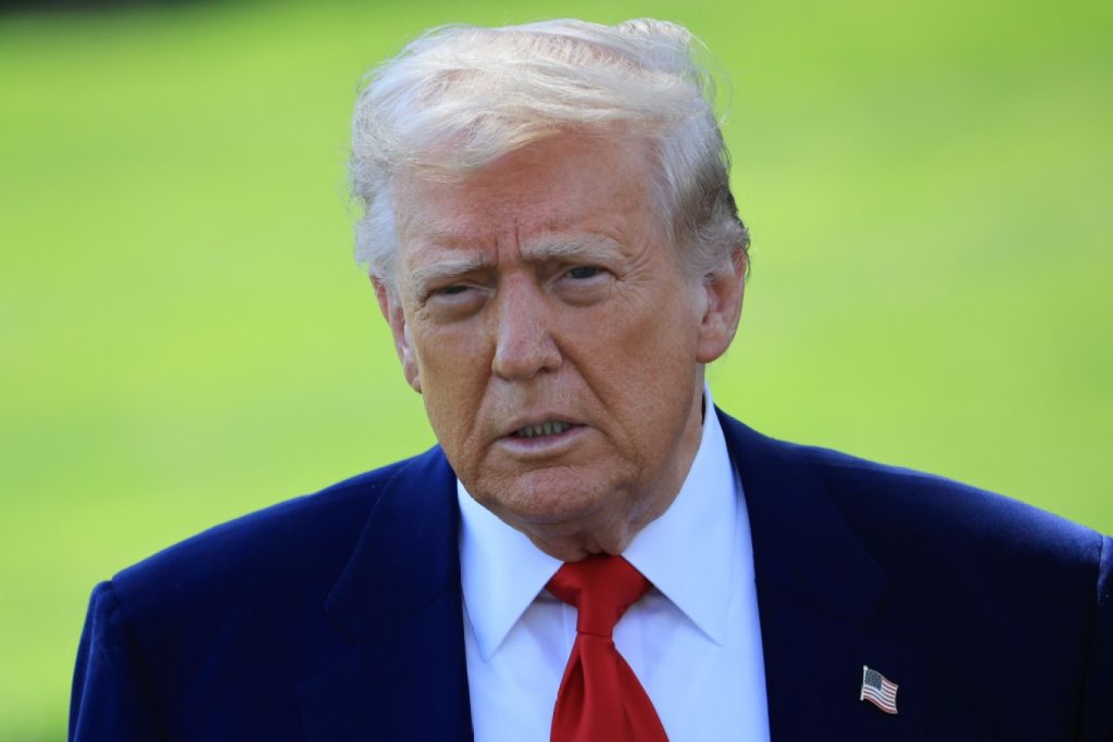 Trump launches mobile service using major U.S. carriers, teases gold ...